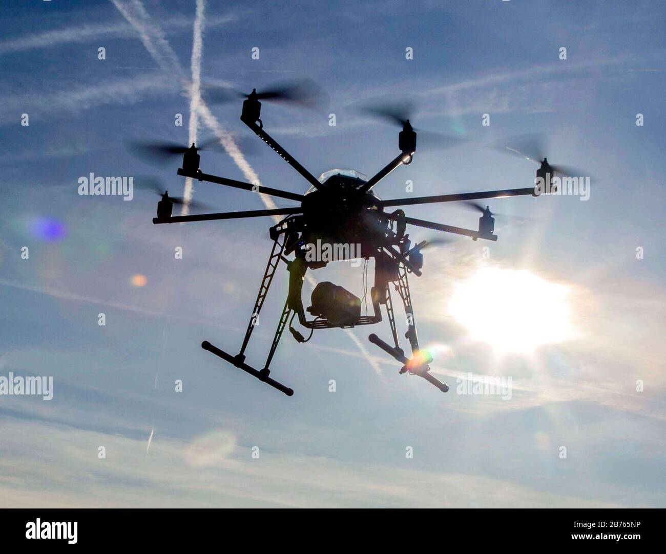 Octocopter hi-res stock photography and images - Alamy