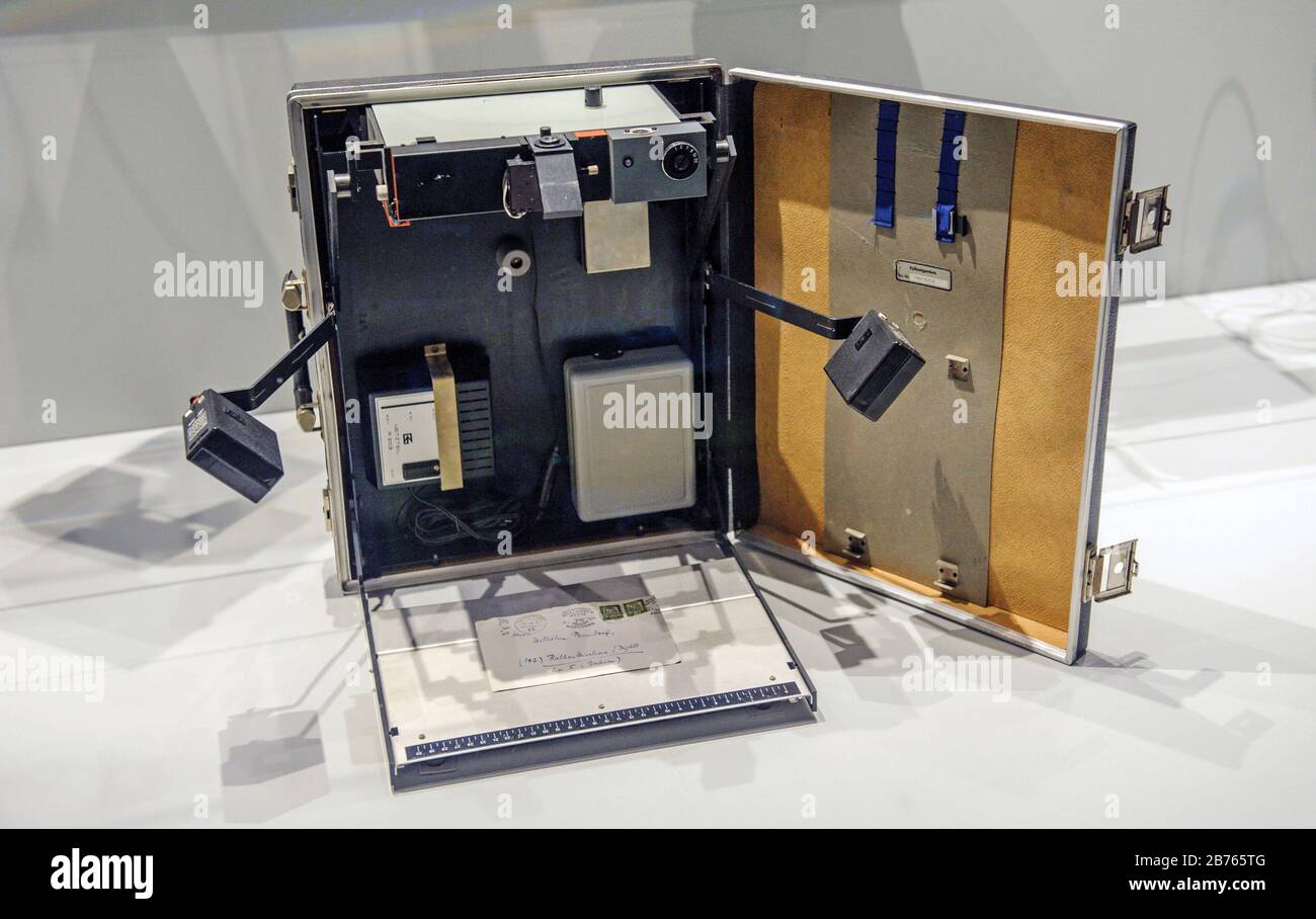 Reproduction repro hi-res stock photography and images - Alamy