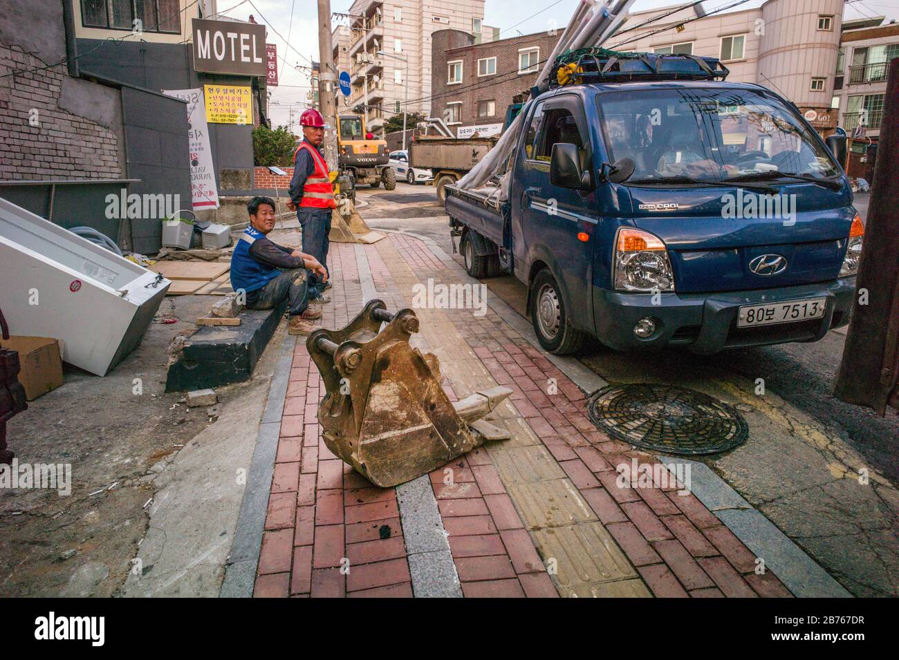 South Korea Seoul 13 10 2015 Road Construction Worker In Seoul South Korea On 13 10 2015 south-korea-seoul-13-10-2015-road-construction-worker-in-seoul-south-korea-on-13-10-2015