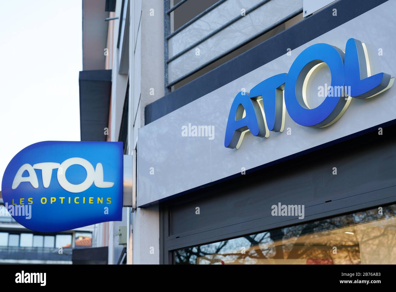 Atol symbol hi-res stock photography and images - Alamy