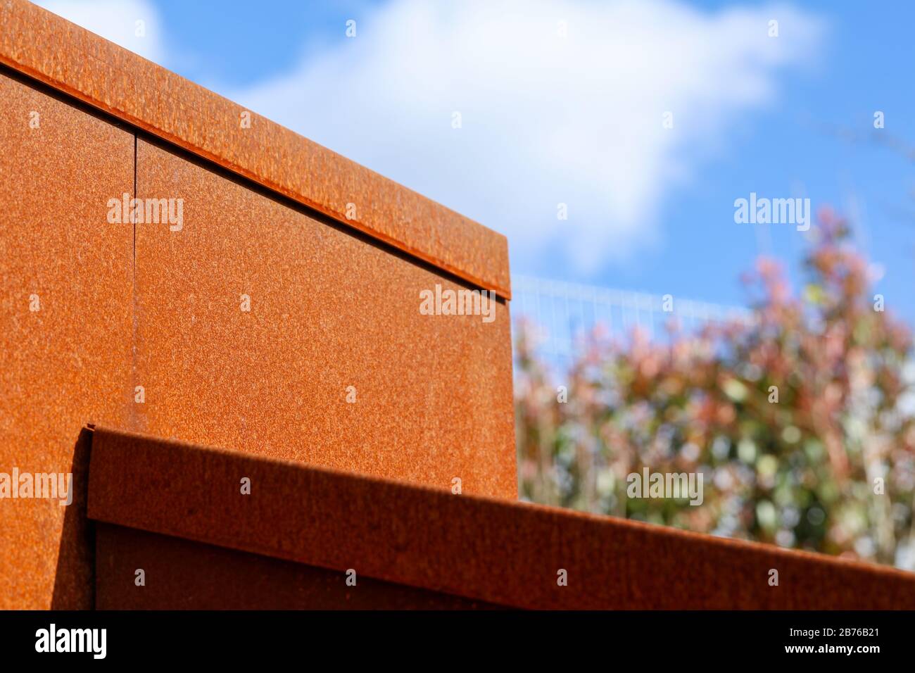Corten steel rusted metal Stock Photo - Alamy