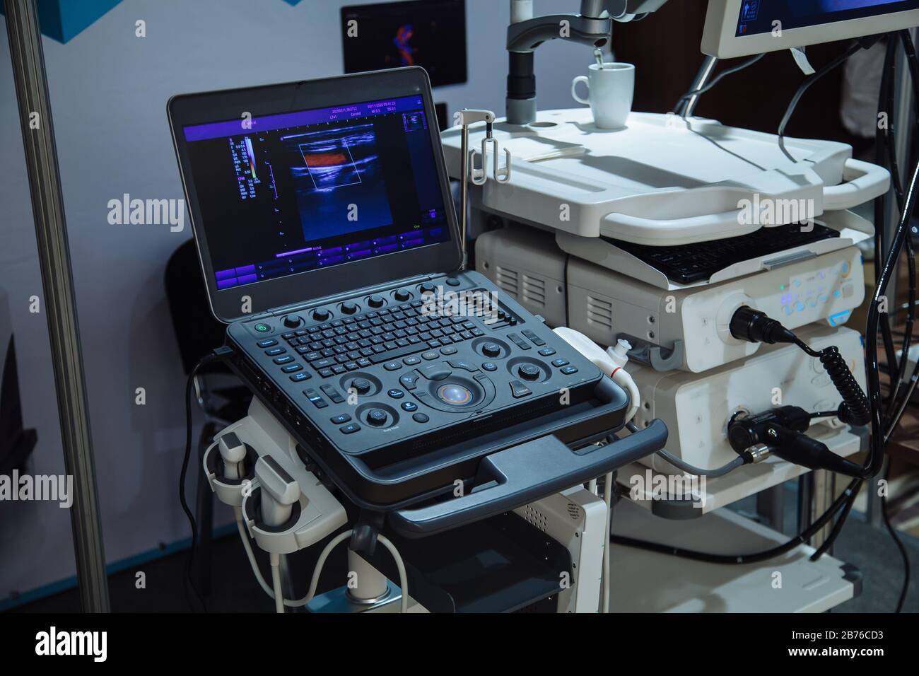 Sonographer operating ultrasound machine hi-res stock photography and ...