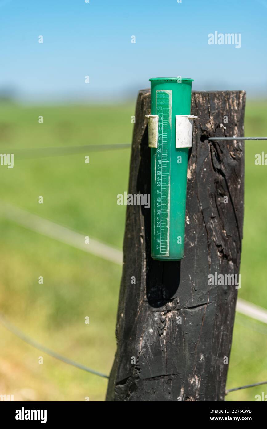 Rain meter hi-res stock photography and images - Alamy