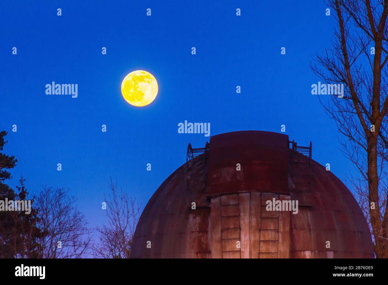 telescope in the Observatory space exploration full moon Stock Photo ...