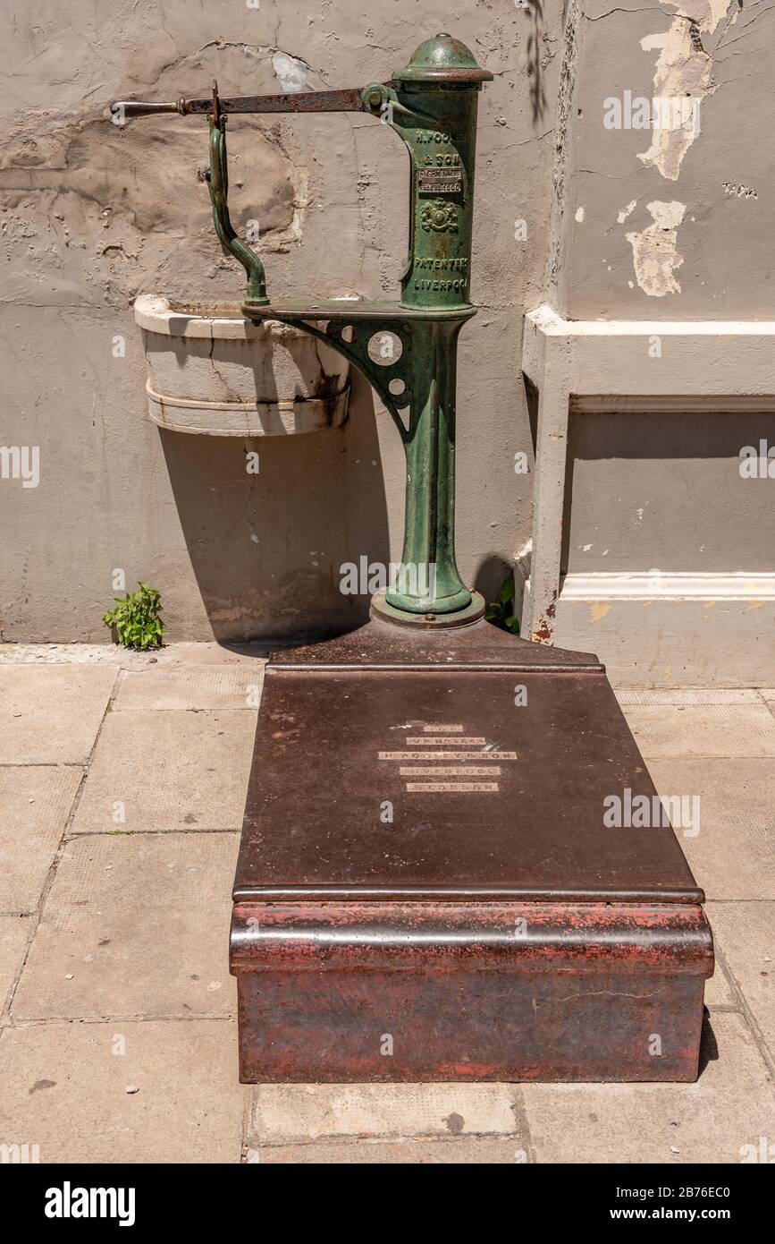 Railway weighing scales hi-res stock photography and images - Alamy