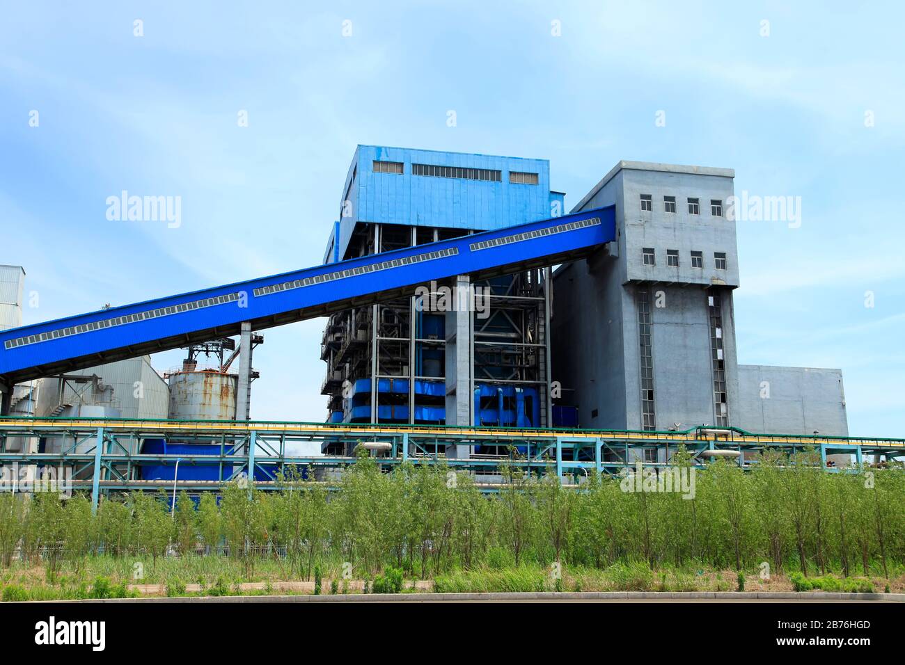 The chemical plant is under the blue sky Stock Photo - Alamy