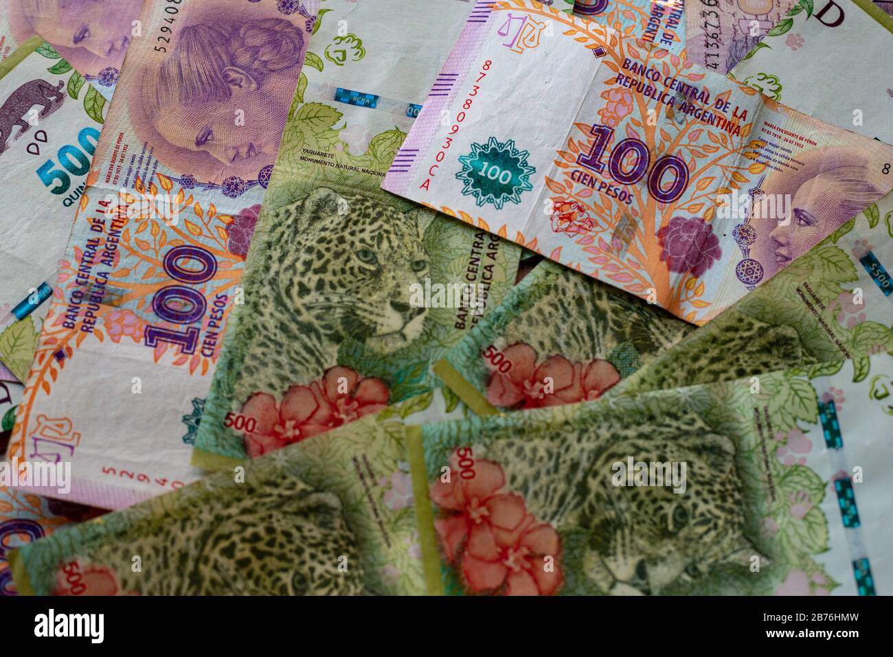 Five peso coins hi-res stock photography and images - Alamy