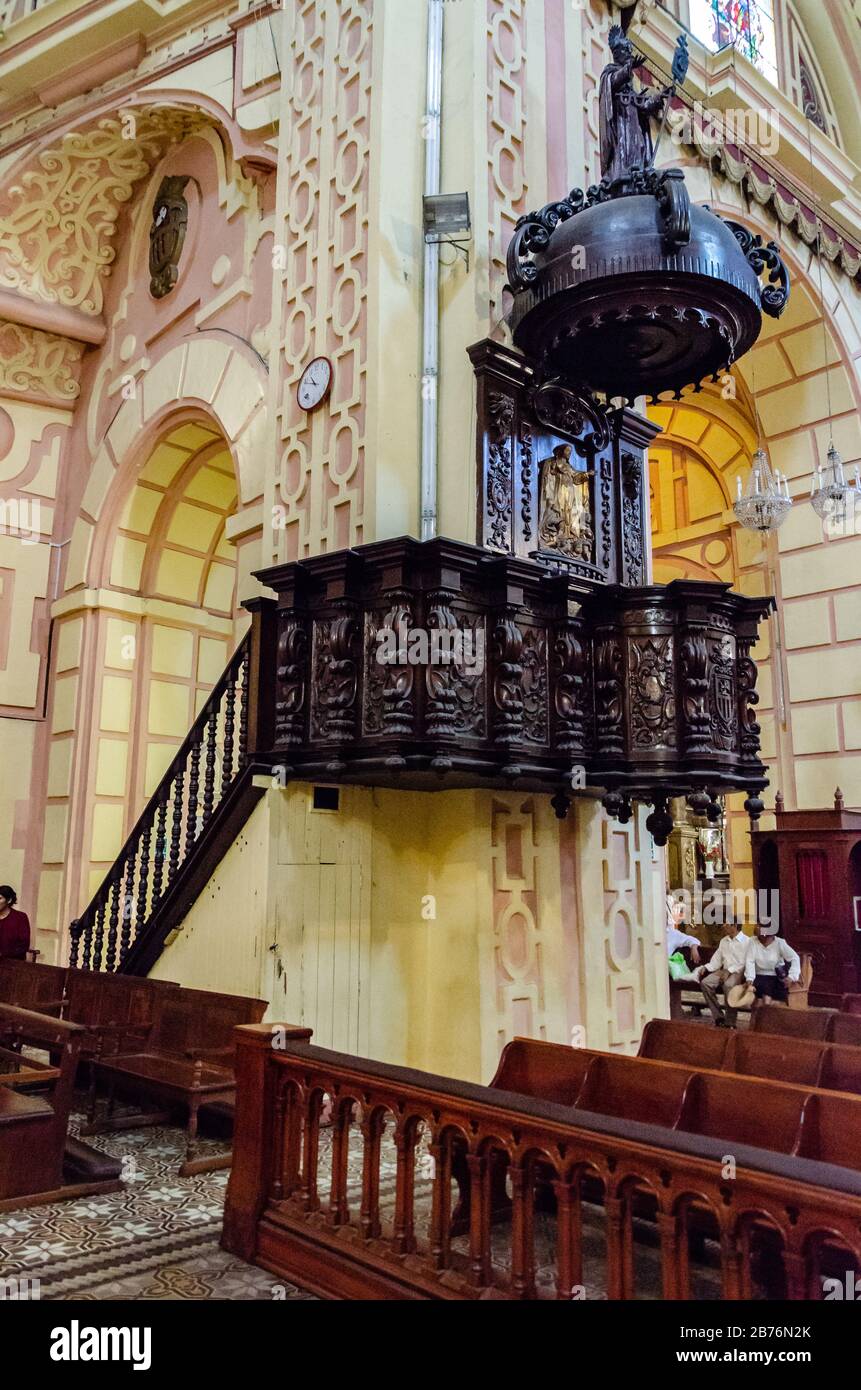 Church pulpit feature hi-res stock photography and images - Alamy