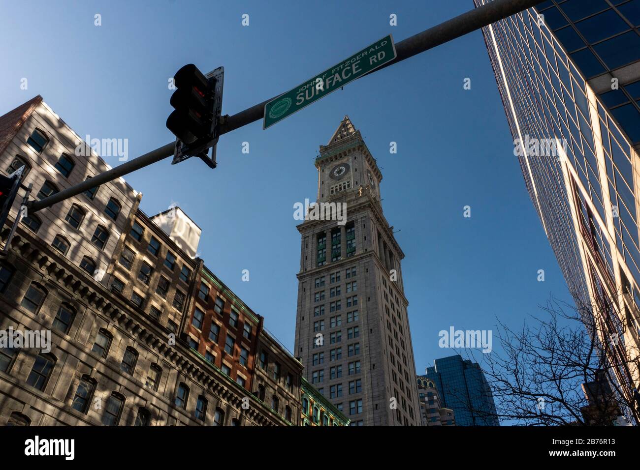 Custom house square and high street hi-res stock photography and images ...