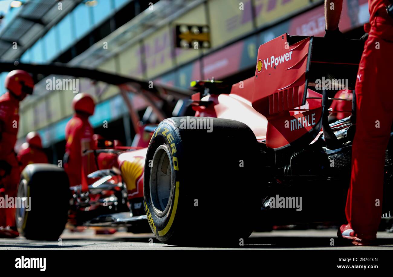 Ferrari f1 pit crew hi-res stock photography and images - Alamy