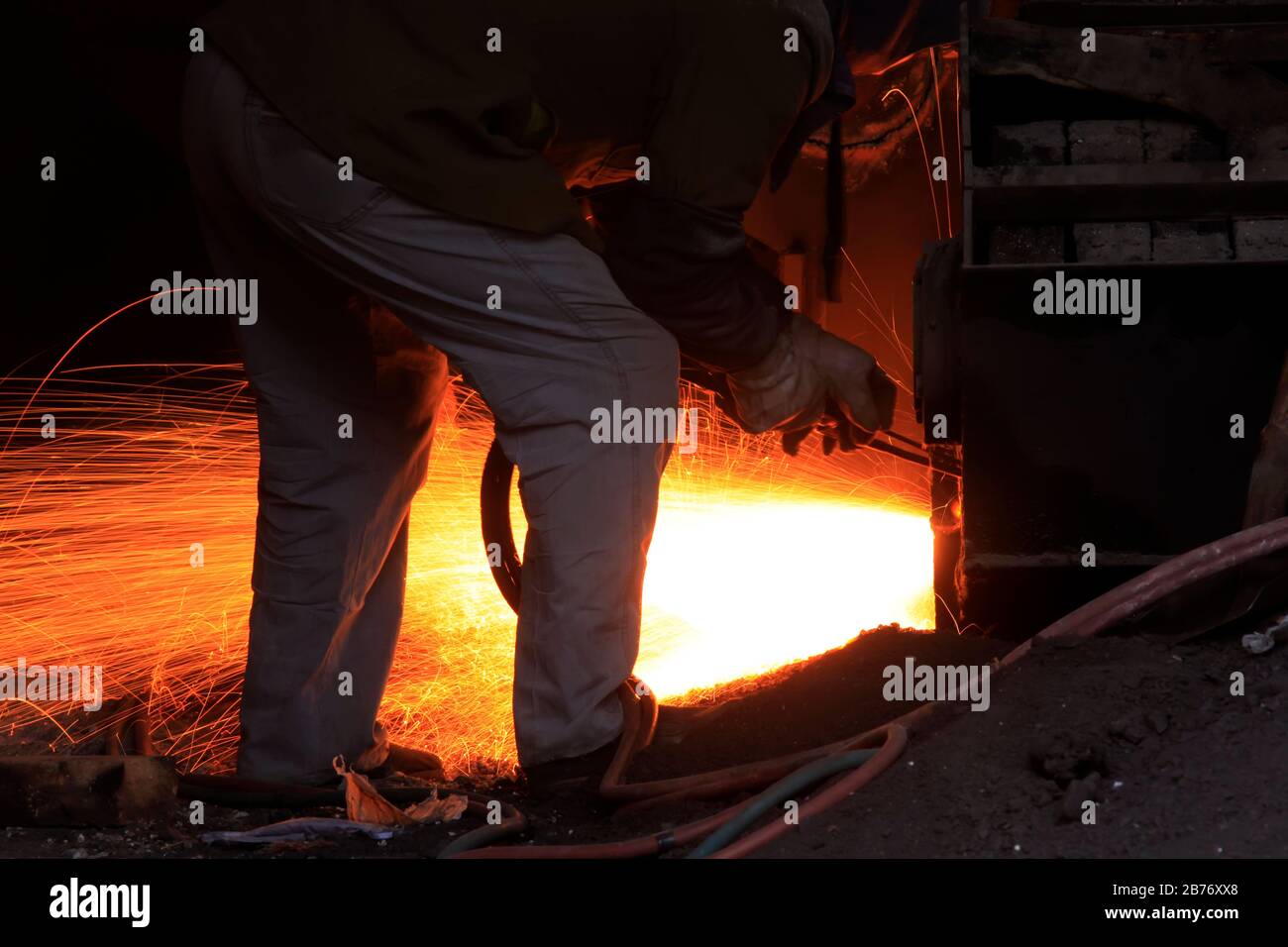 Welder orange hi-res stock photography and images - Alamy