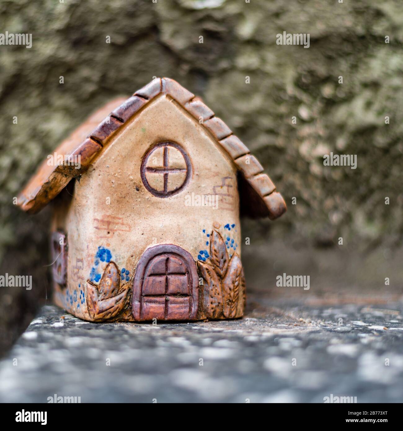 Porcelain house hi-res stock photography and images - Alamy