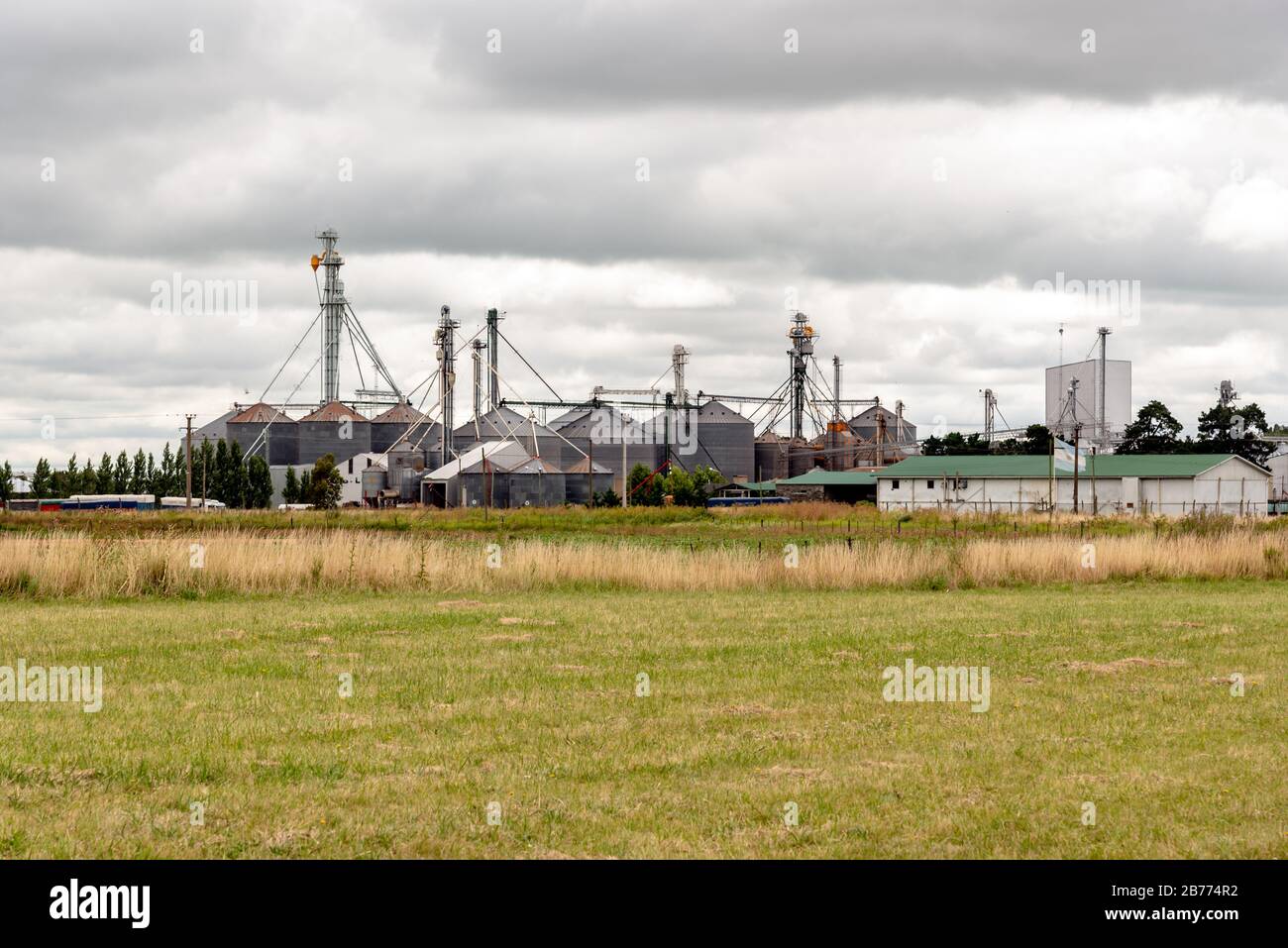 Factory farming agriculture countryside hi-res stock photography and ...