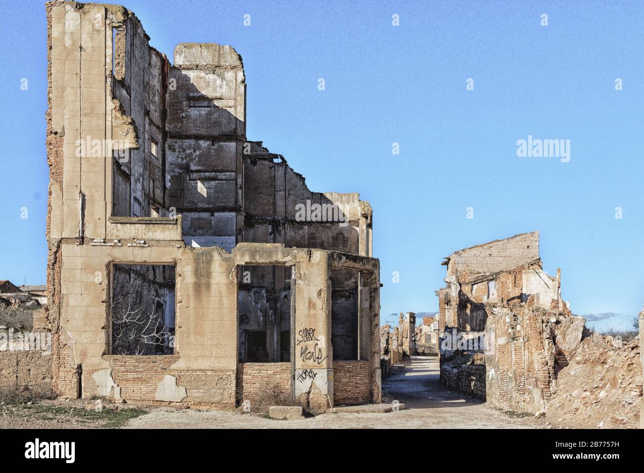 Old ruined building with windows during daytime Stock Photo - Alamy