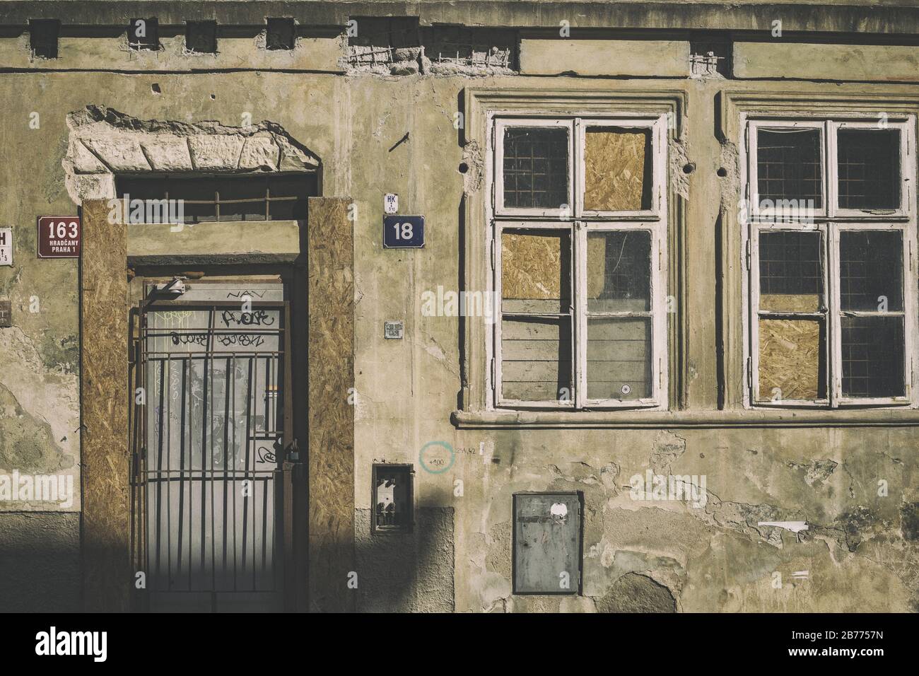 Old ruined building with windows during daytime Stock Photo - Alamy
