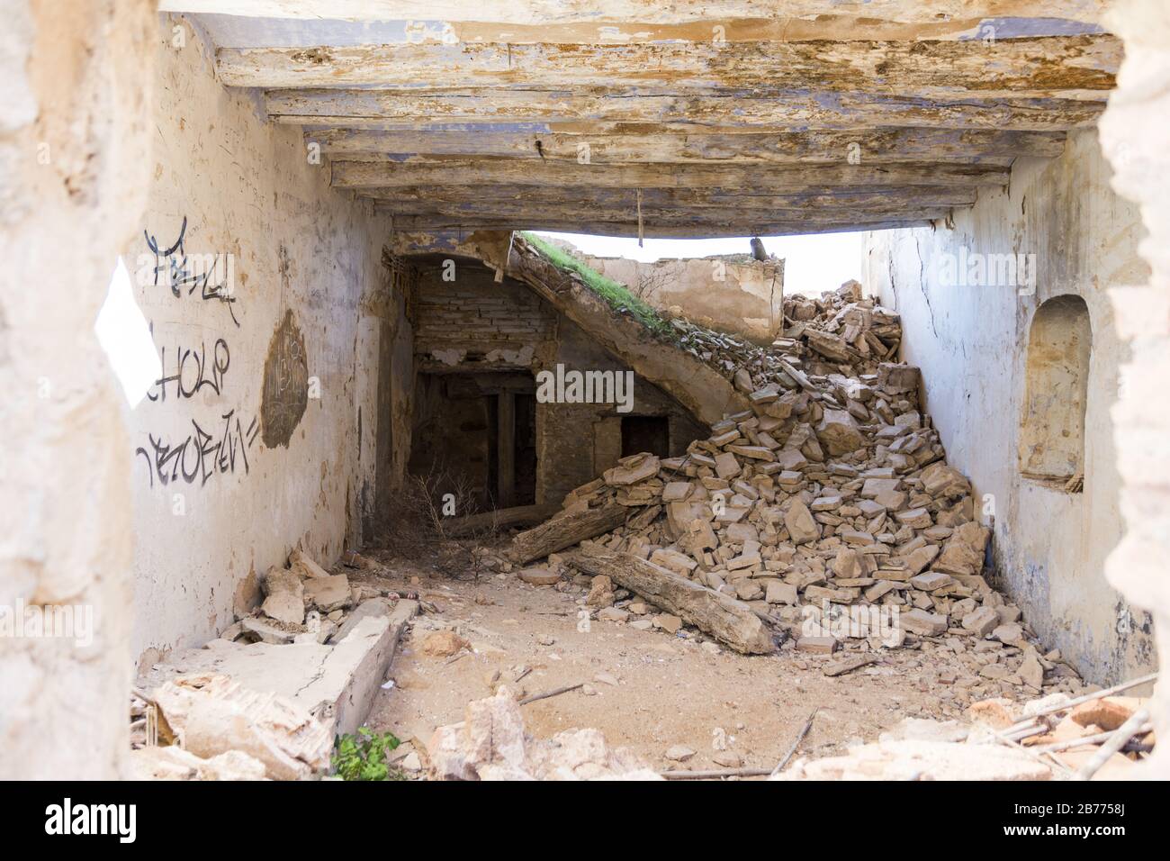 Ruined stone brown building during daytime Stock Photo - Alamy