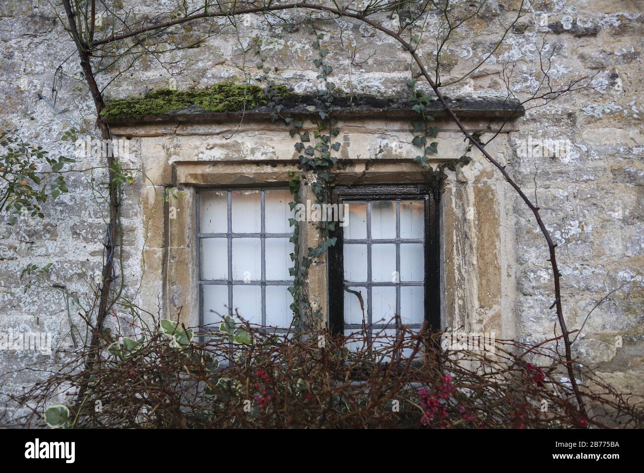 window viewed from outside Stock Photo - Alamy