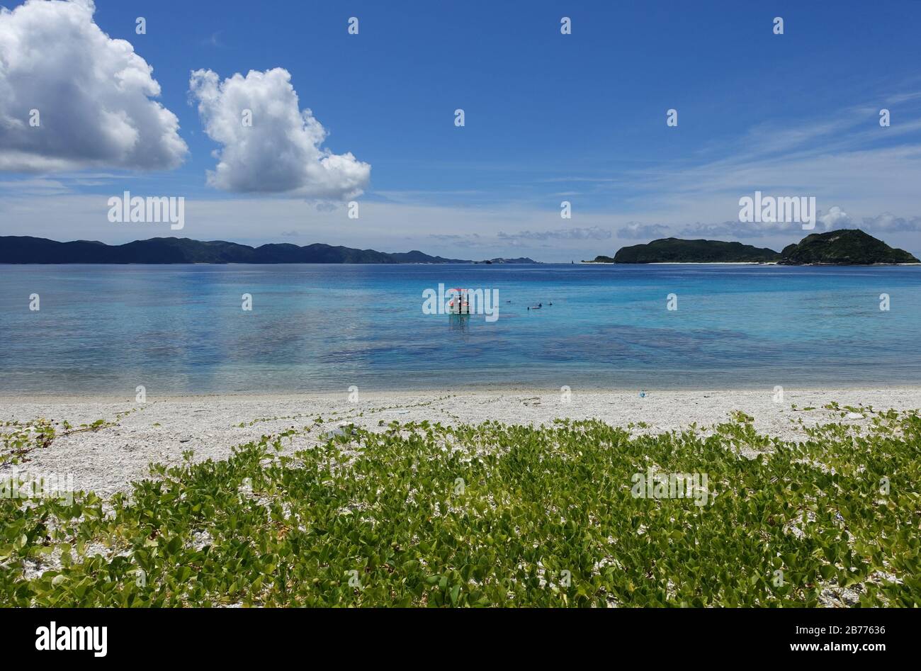 Okinawa beach hi-res stock photography and images - Alamy