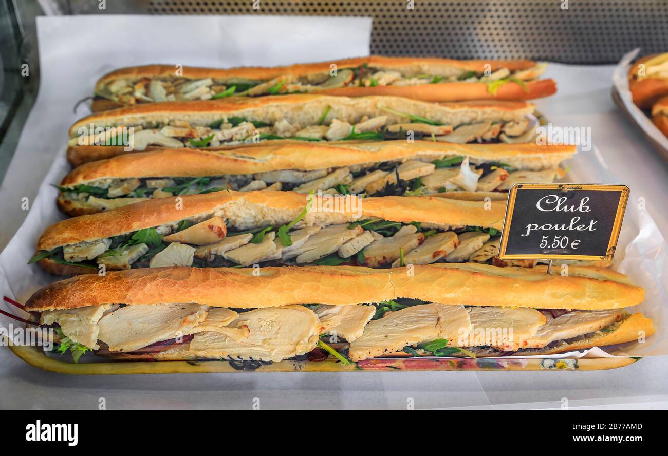 Cook bake baking display hi-res stock photography and images - Alamy