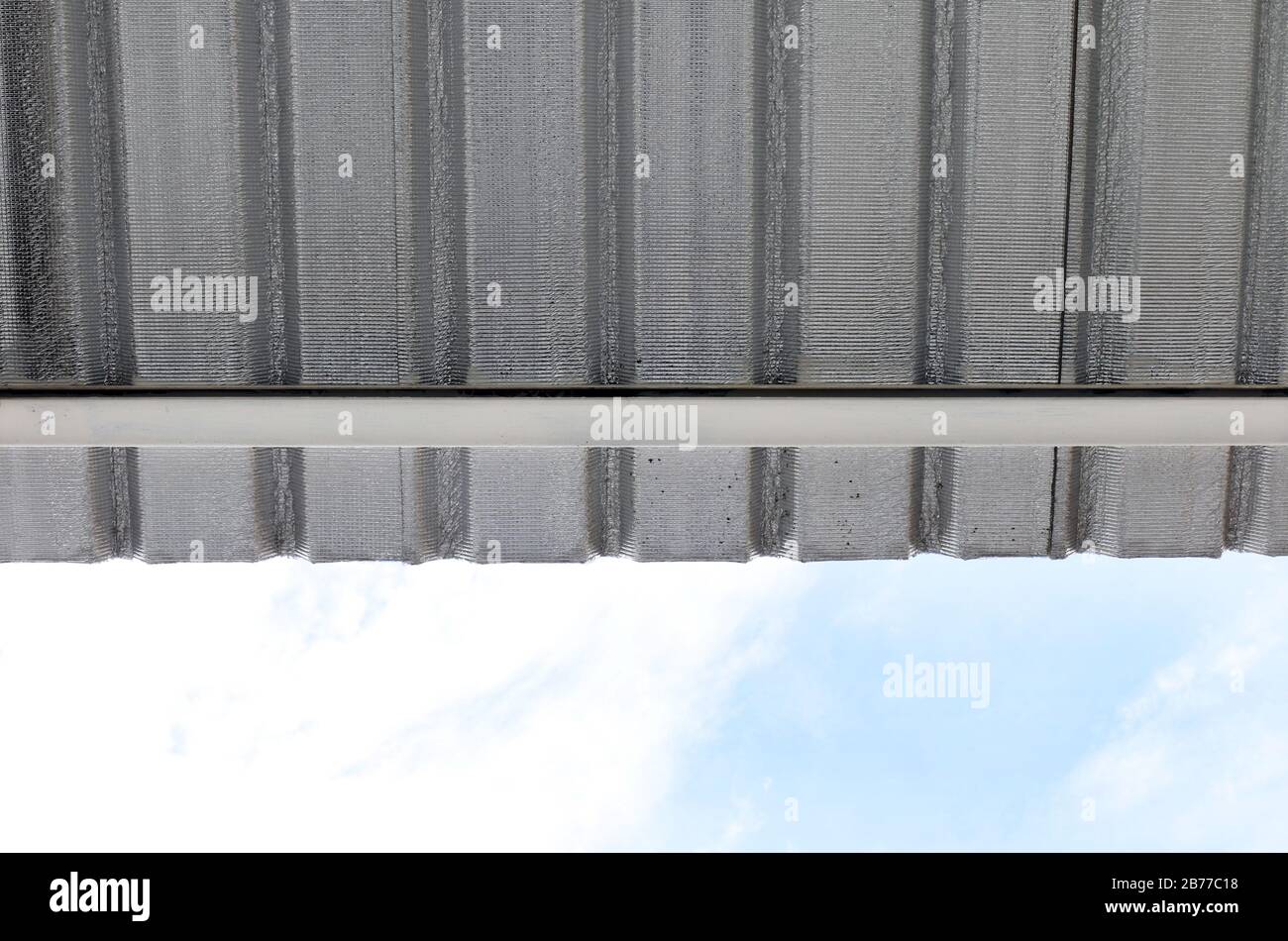 insulation fiber resistance sheet under roof, install aluminum foil ...