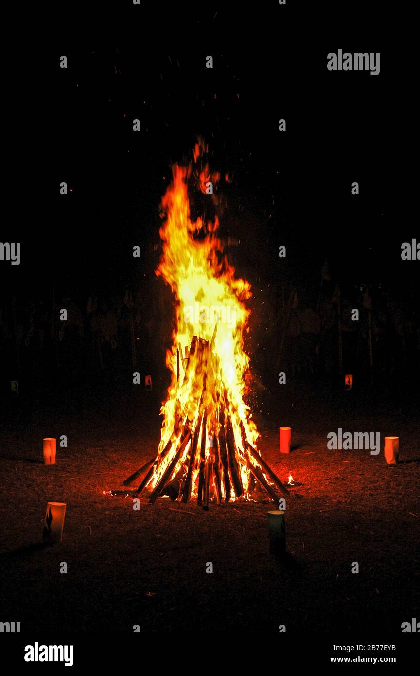 Firecamp in the night Stock Photo - Alamy