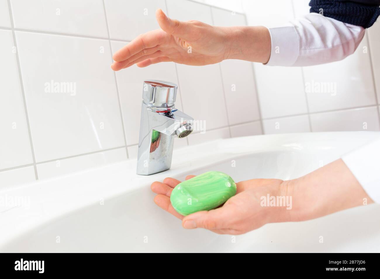 Hospital hands washing hi-res stock photography and images - Alamy
