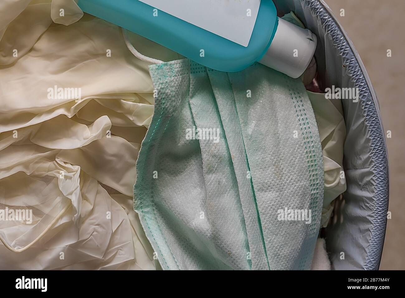 Surgical equipment dustbin hi-res stock photography and images - Alamy