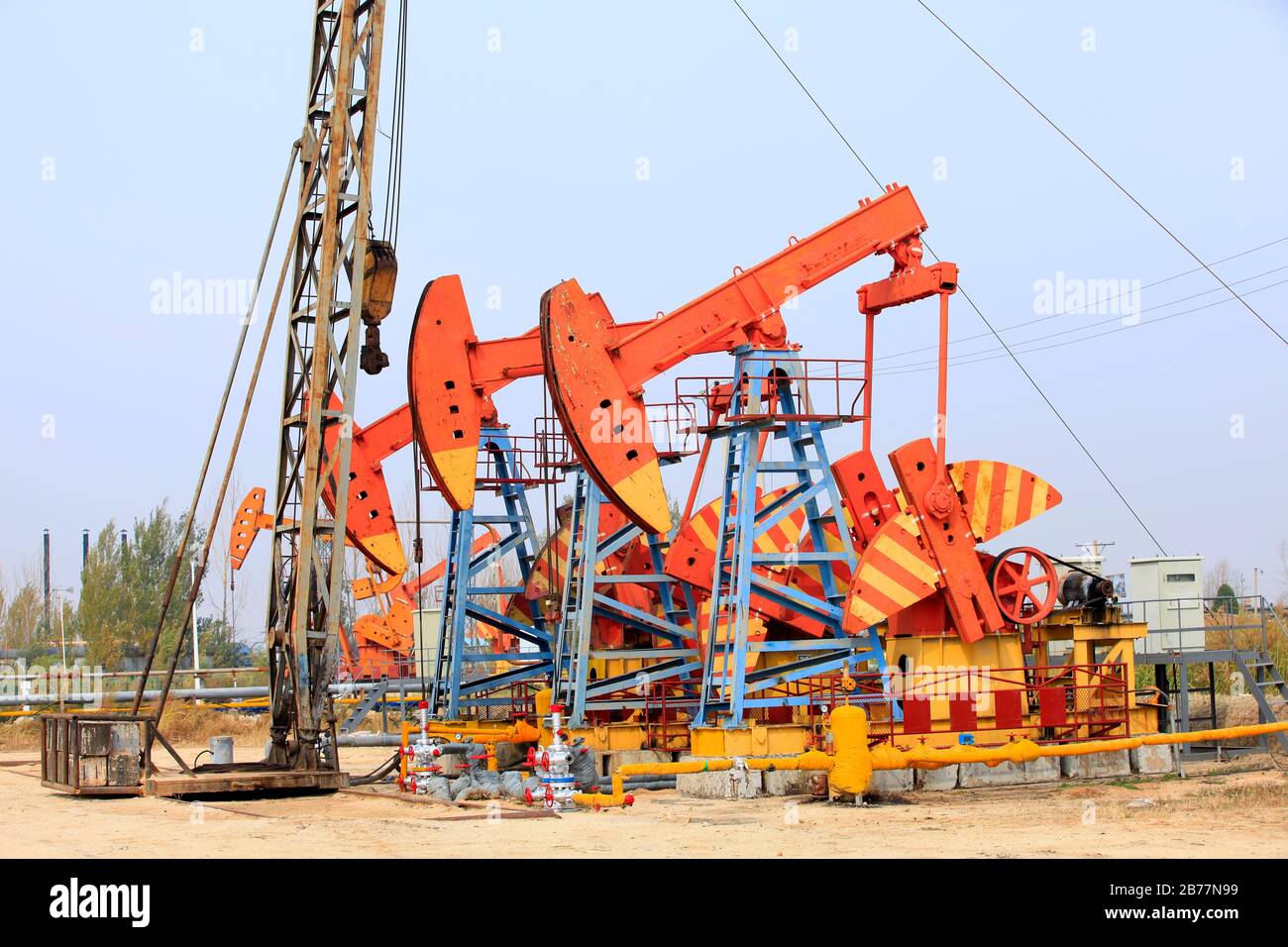 Field site, oil beam pumping unit Stock Photo - Alamy