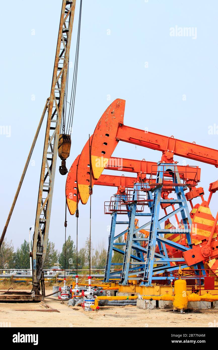 Field site, oil beam pumping unit Stock Photo - Alamy