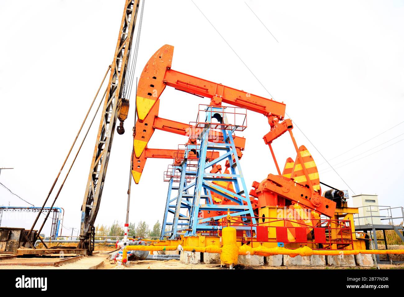 Field site, oil beam pumping unit Stock Photo - Alamy