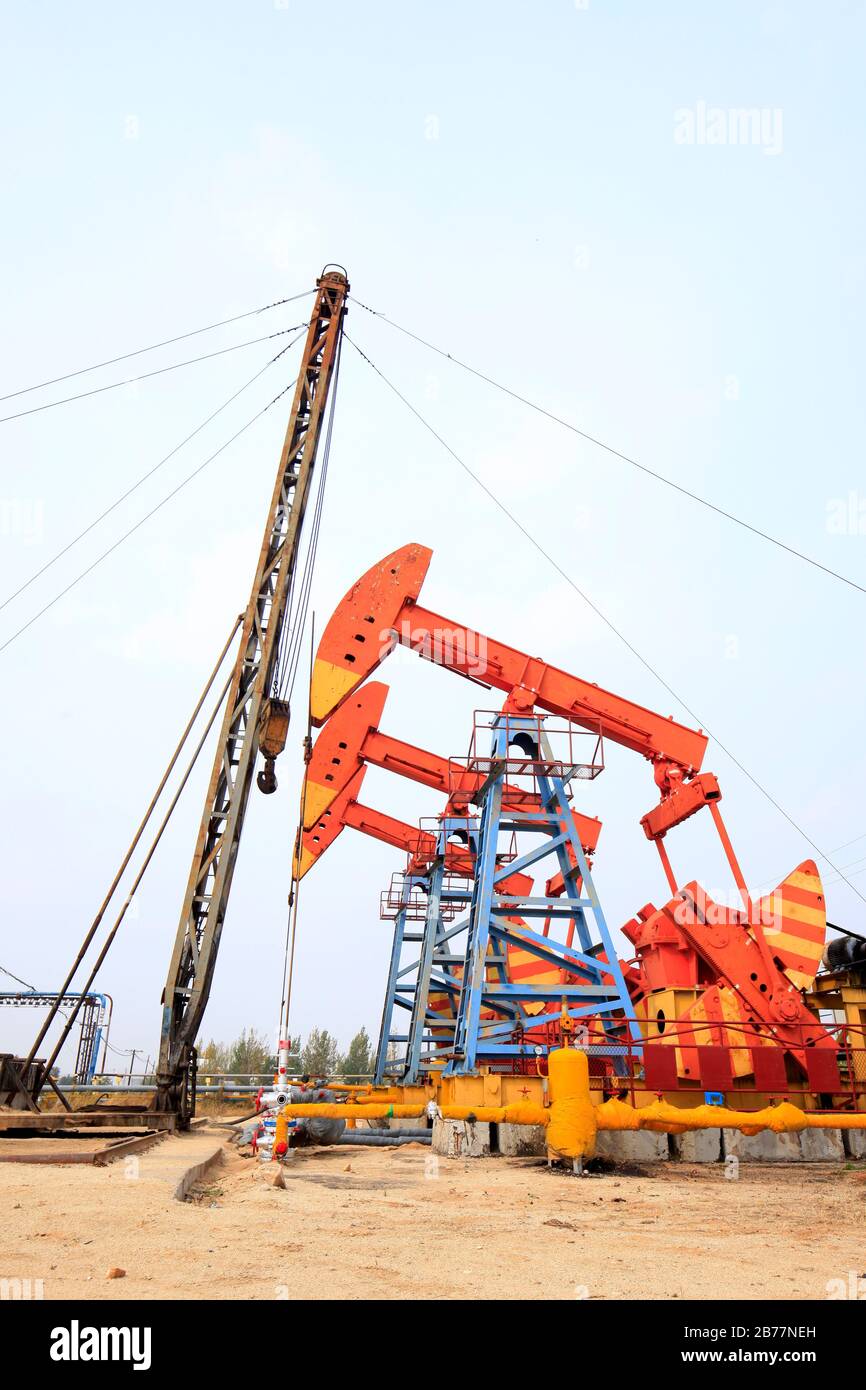 Field site, oil beam pumping unit Stock Photo - Alamy