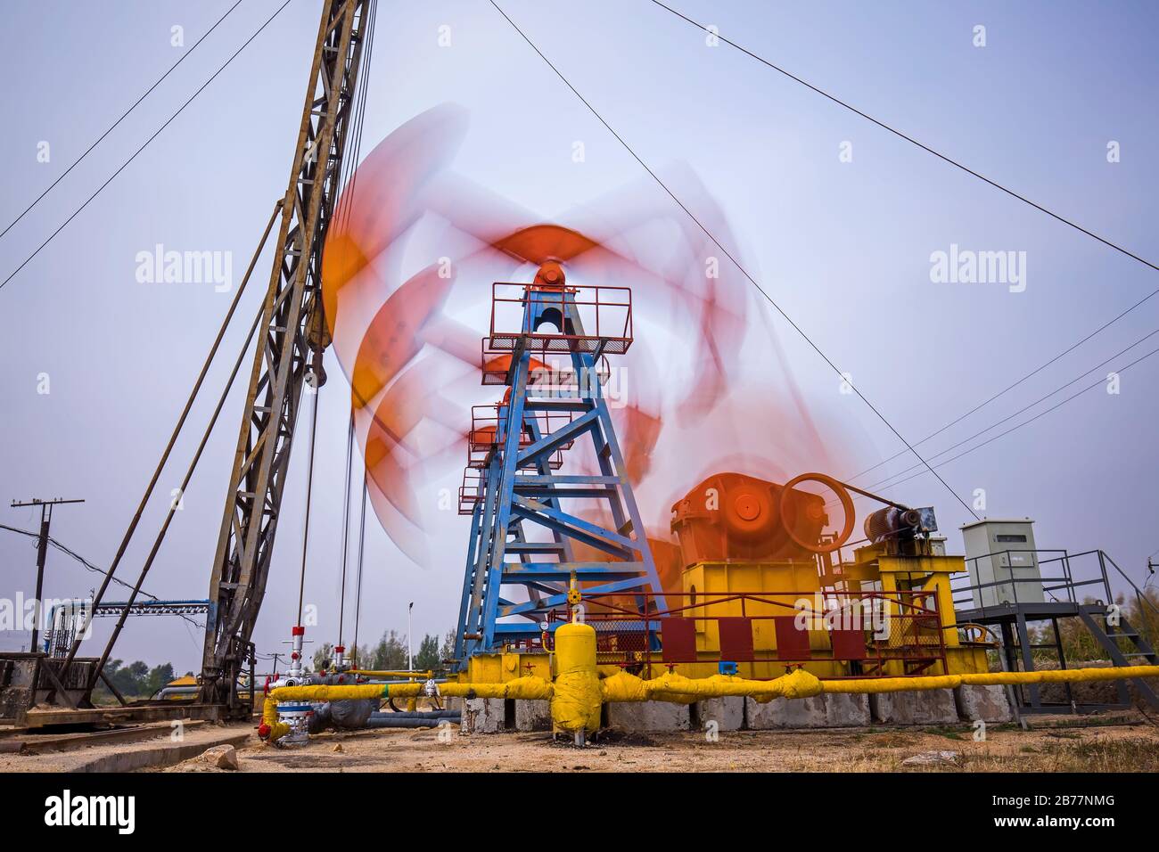 Field site, oil beam pumping unit Stock Photo - Alamy