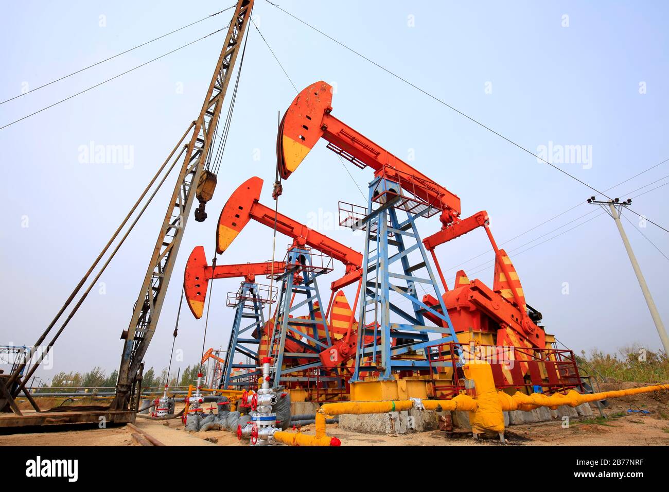 Field site, oil beam pumping unit Stock Photo - Alamy