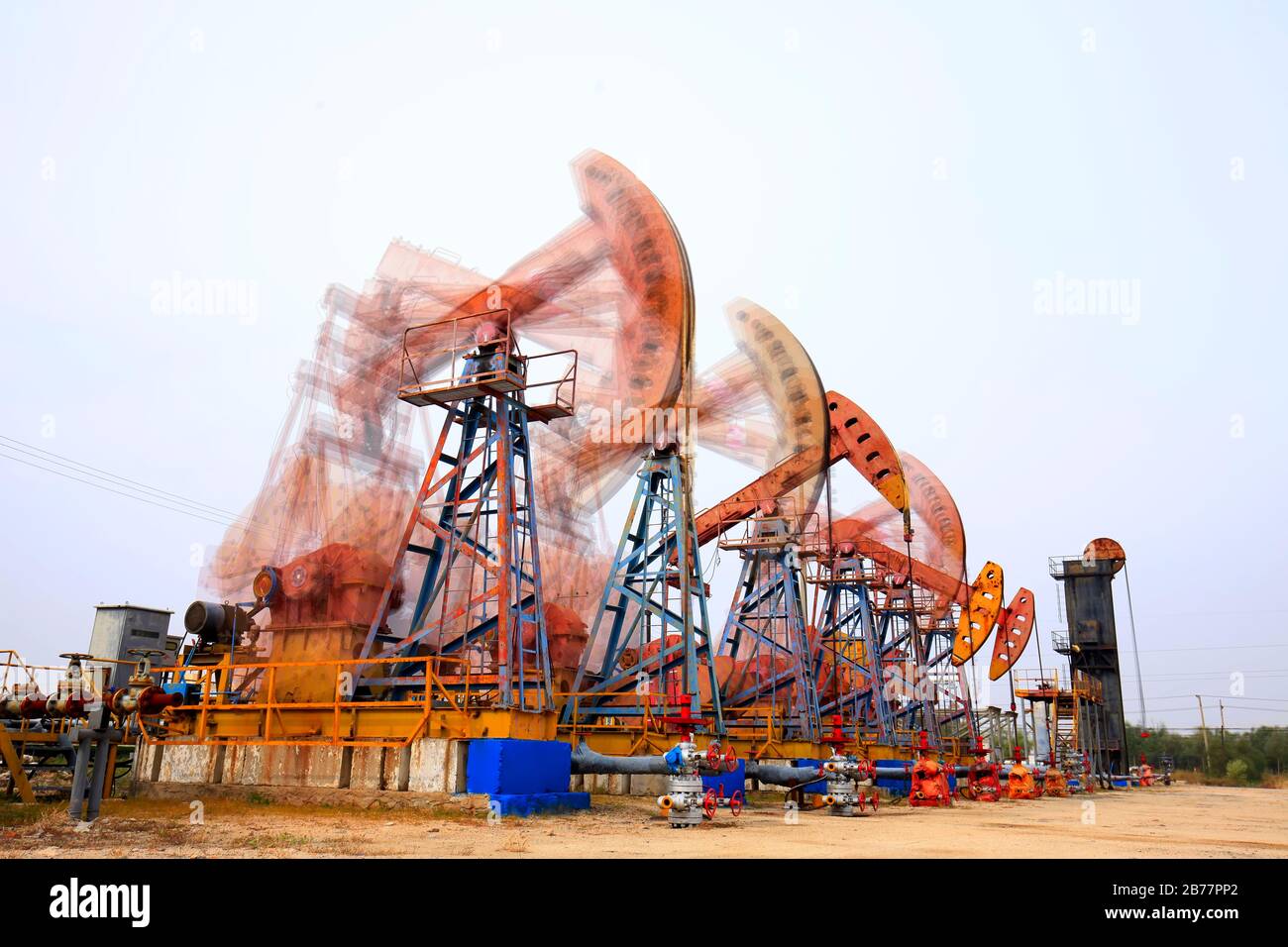 Field site, oil beam pumping unit Stock Photo - Alamy