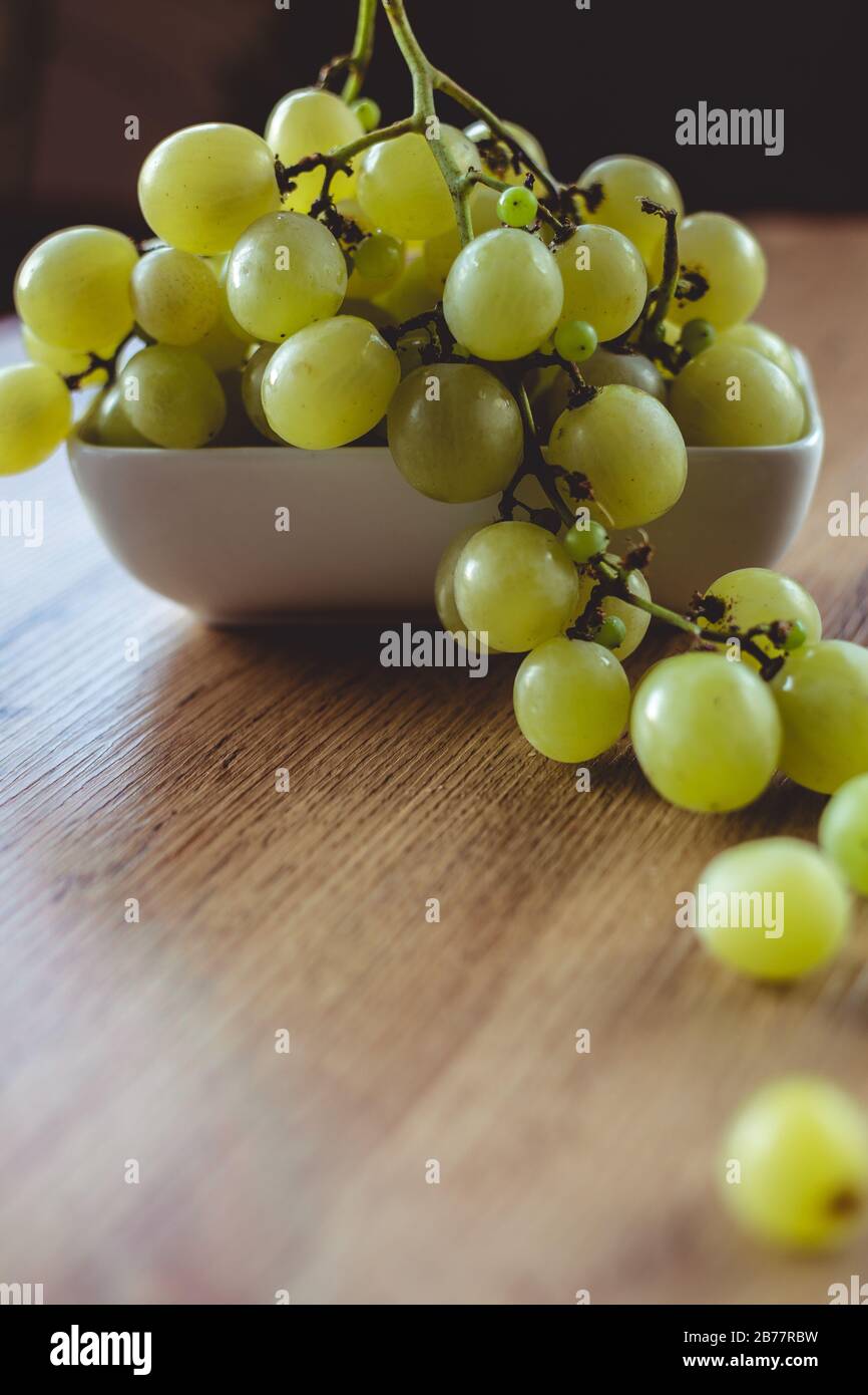 White table grapes hi-res stock photography and images - Alamy