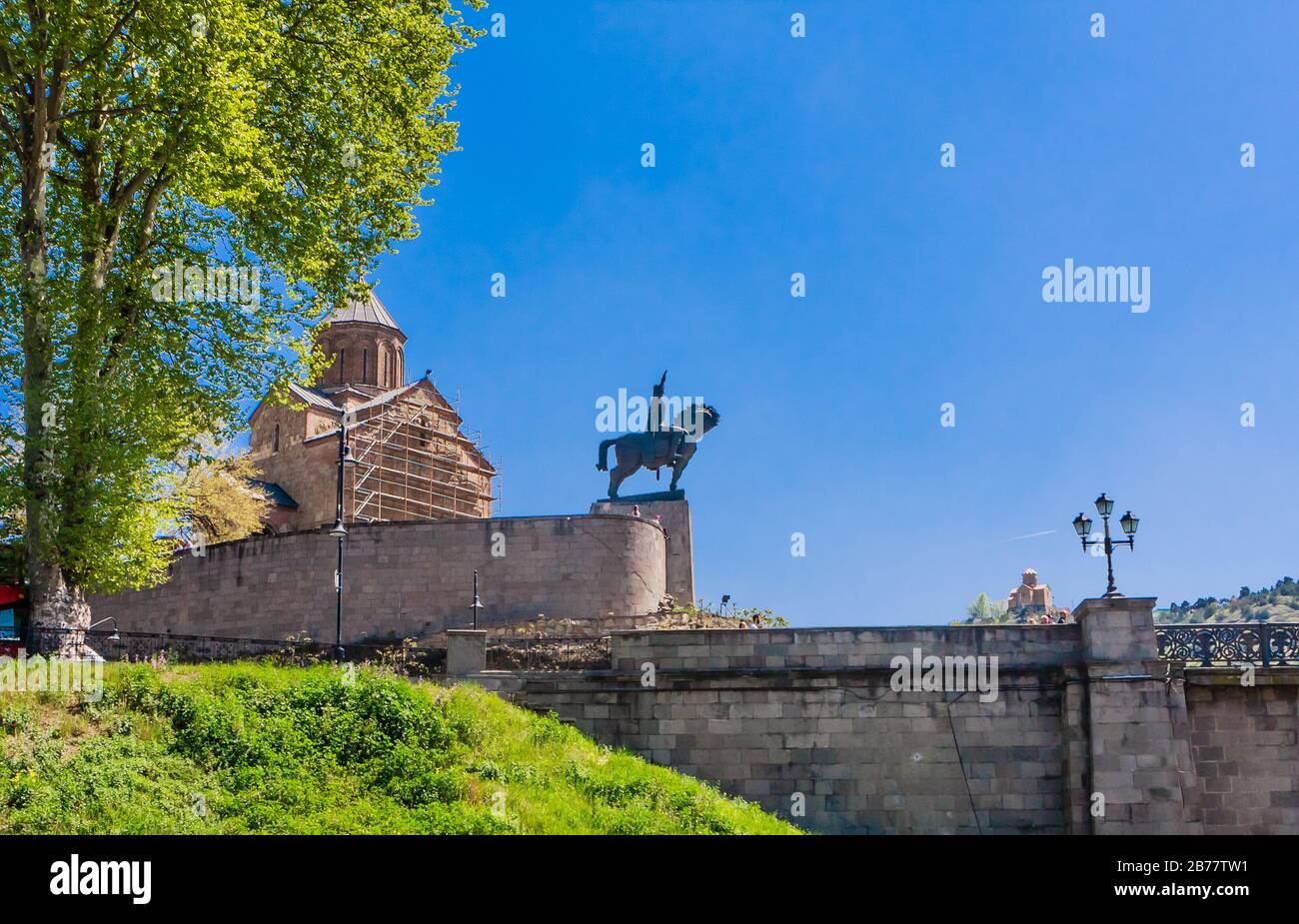 Metekhi Church, Metekhi bridge and Monument of King Vakhtang I ...