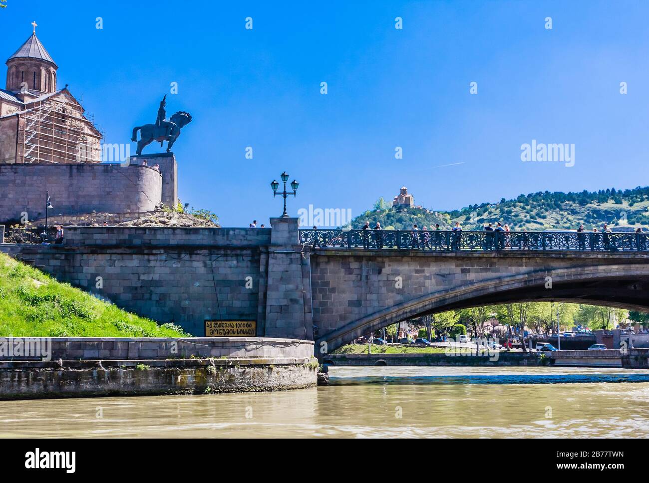 Metekhi Church, Metekhi bridge and Monument of King Vakhtang I ...
