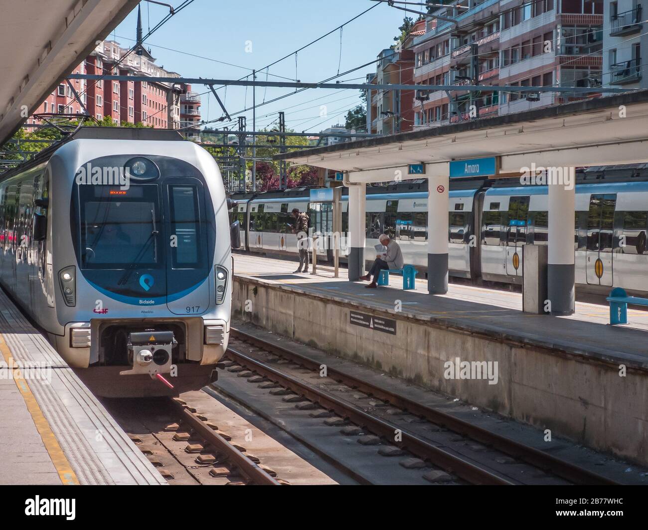 Incoming train hi-res stock photography and images - Alamy