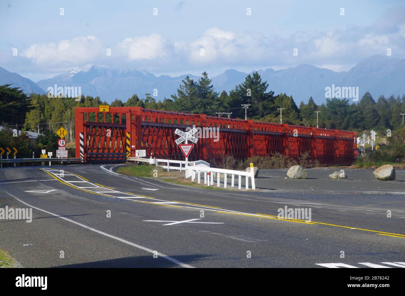 State Highway 73 alternative Te Araroa Trail route. South Island. New ...