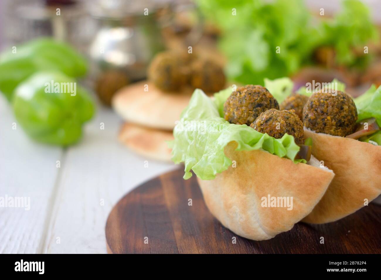 Board falafel in pita hi-res stock photography and images - Alamy