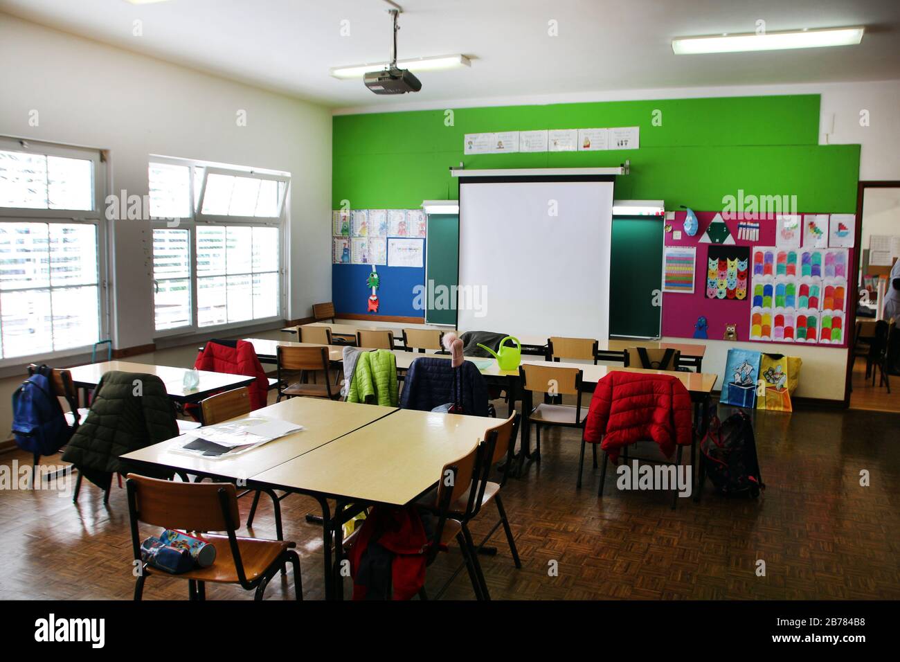 School task activities hi-res stock photography and images - Alamy