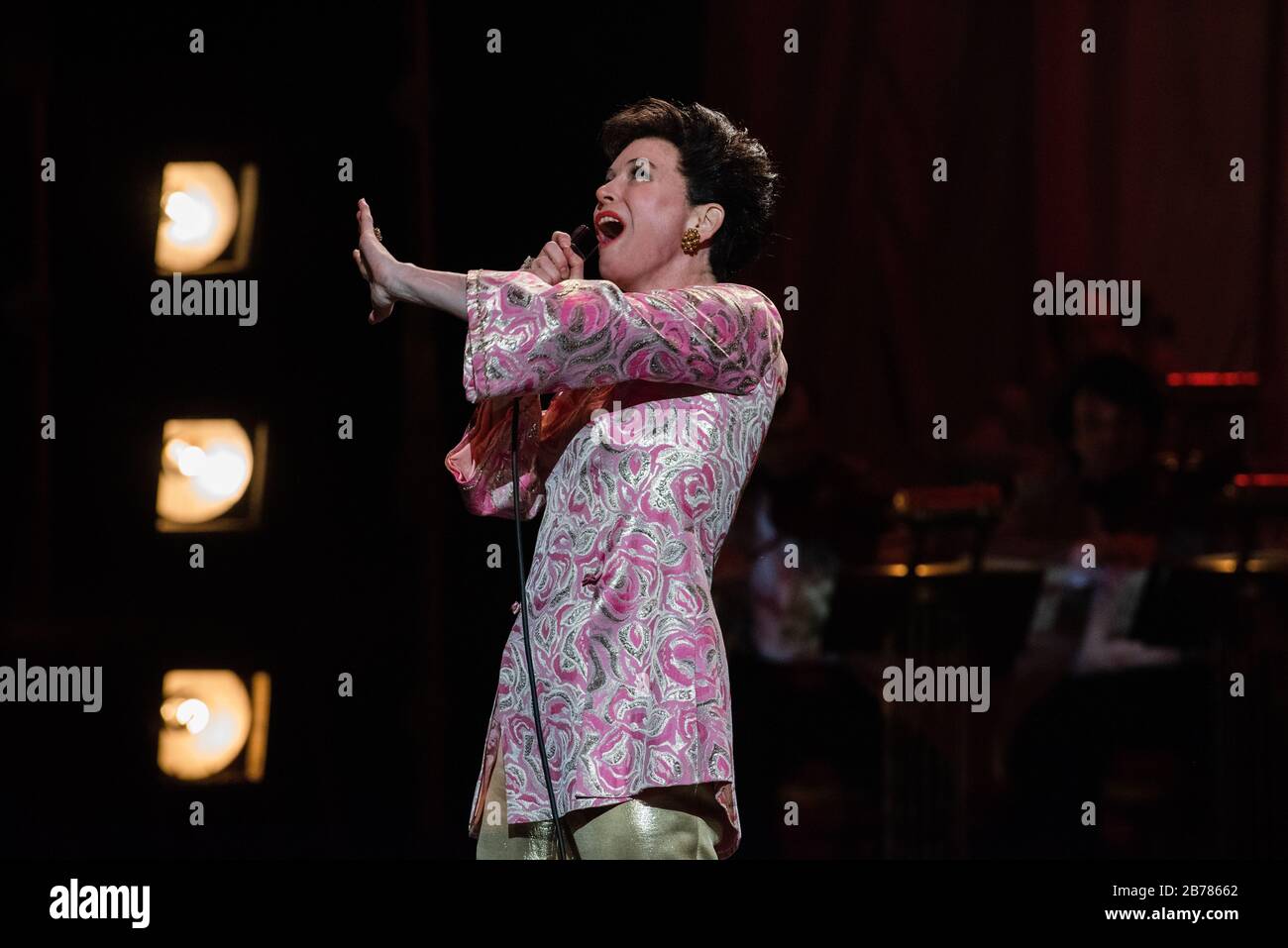 RENEE ZELLWEGER in JUDY (2019), directed by RUPERT GOOLD. Credit: Twentieth Century-Fox / Album ...