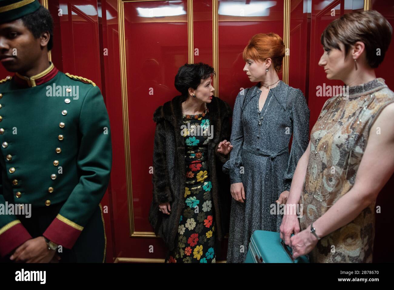 RENEE ZELLWEGER and JESSIE BUCKLEY in JUDY (2019), directed by RUPERT ... RENEE ZELLWEGER and JESSIE BUCKLEY in JUDY (2019), directed by RUPERT ...