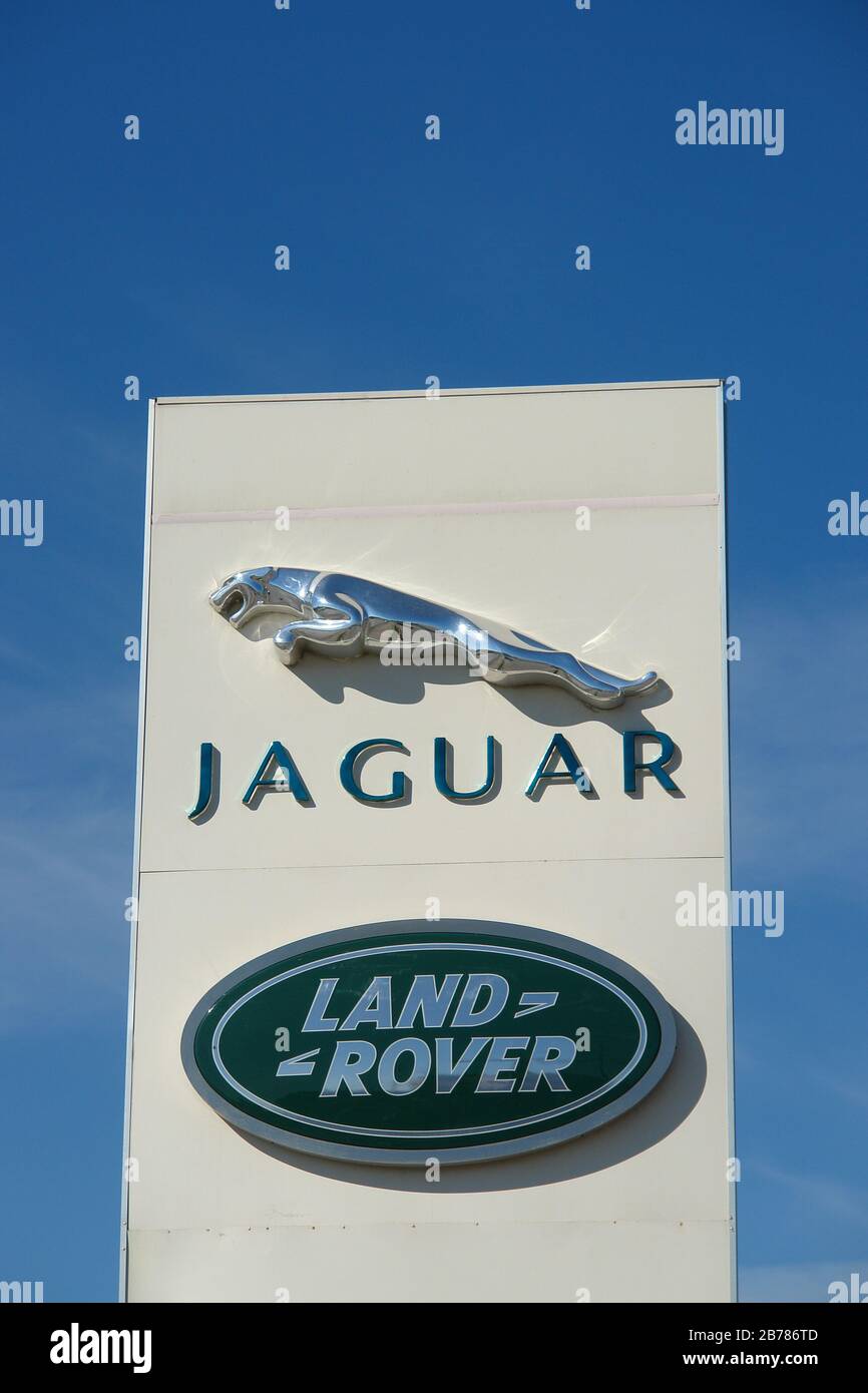 Landrover and jaguar dealer hi-res stock photography and images - Alamy
