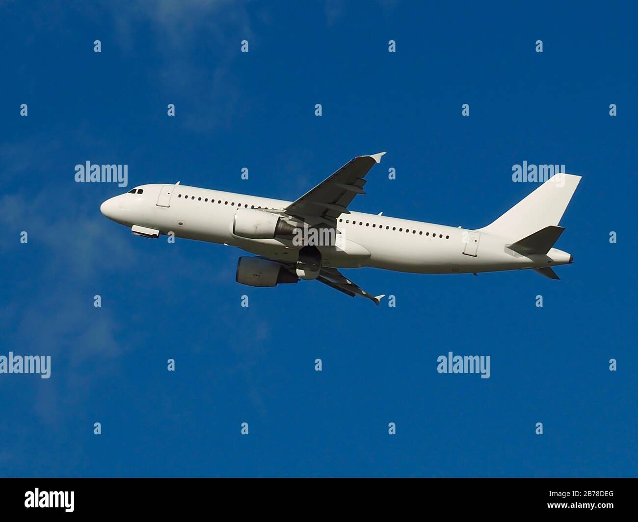 Airplane depart hi-res stock photography and images - Alamy