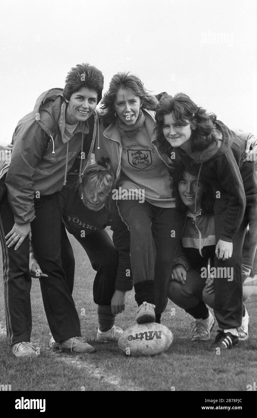 Female rugby scrum Black and White Stock Photos & Images - Alamy Female rugby scrum Black and White Stock Photos & Images - Alamy