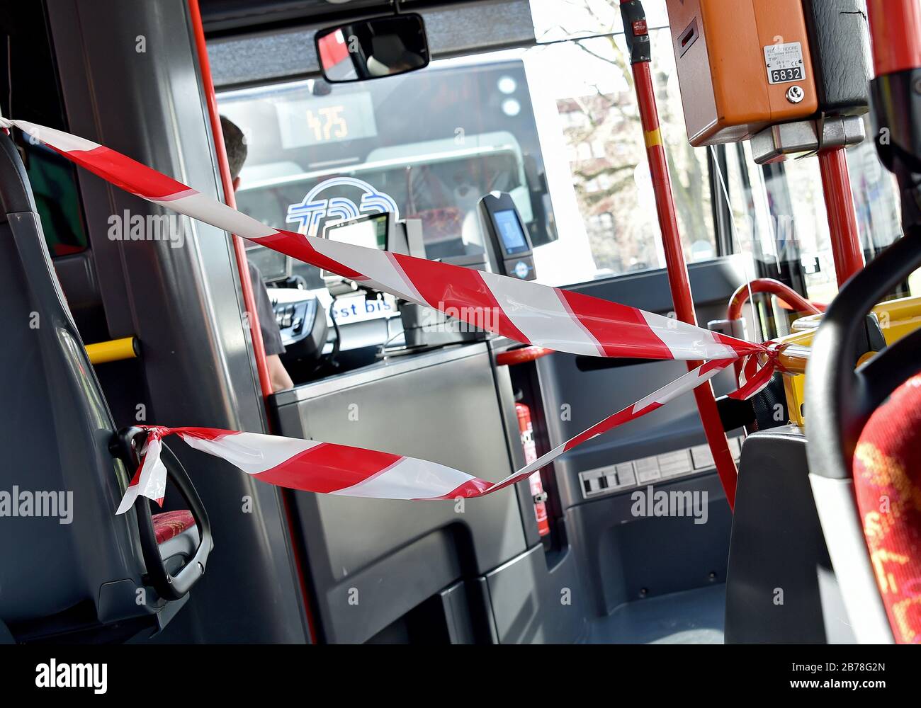 Closed public transport doors hi-res stock photography and images - Alamy