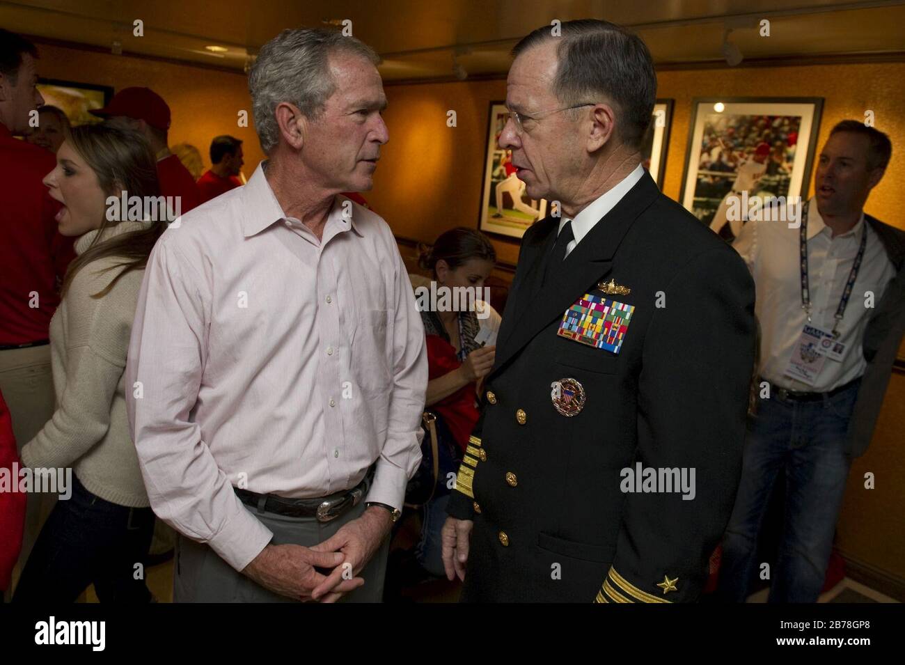 George bush 2010 hi-res stock photography and images - Alamy