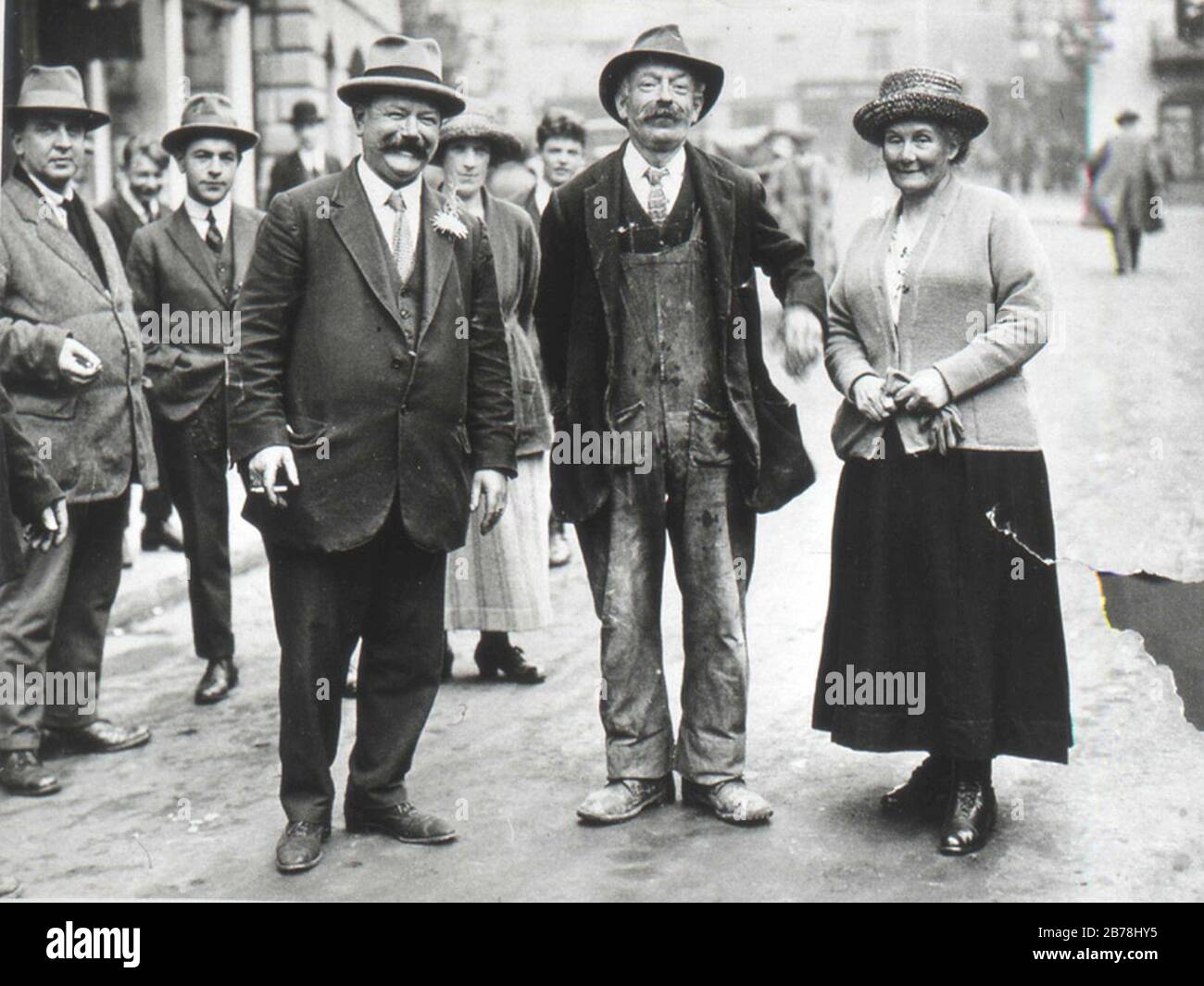 George Watkins and his wife with Mayor A.H. Williams Stock Photo - Alamy