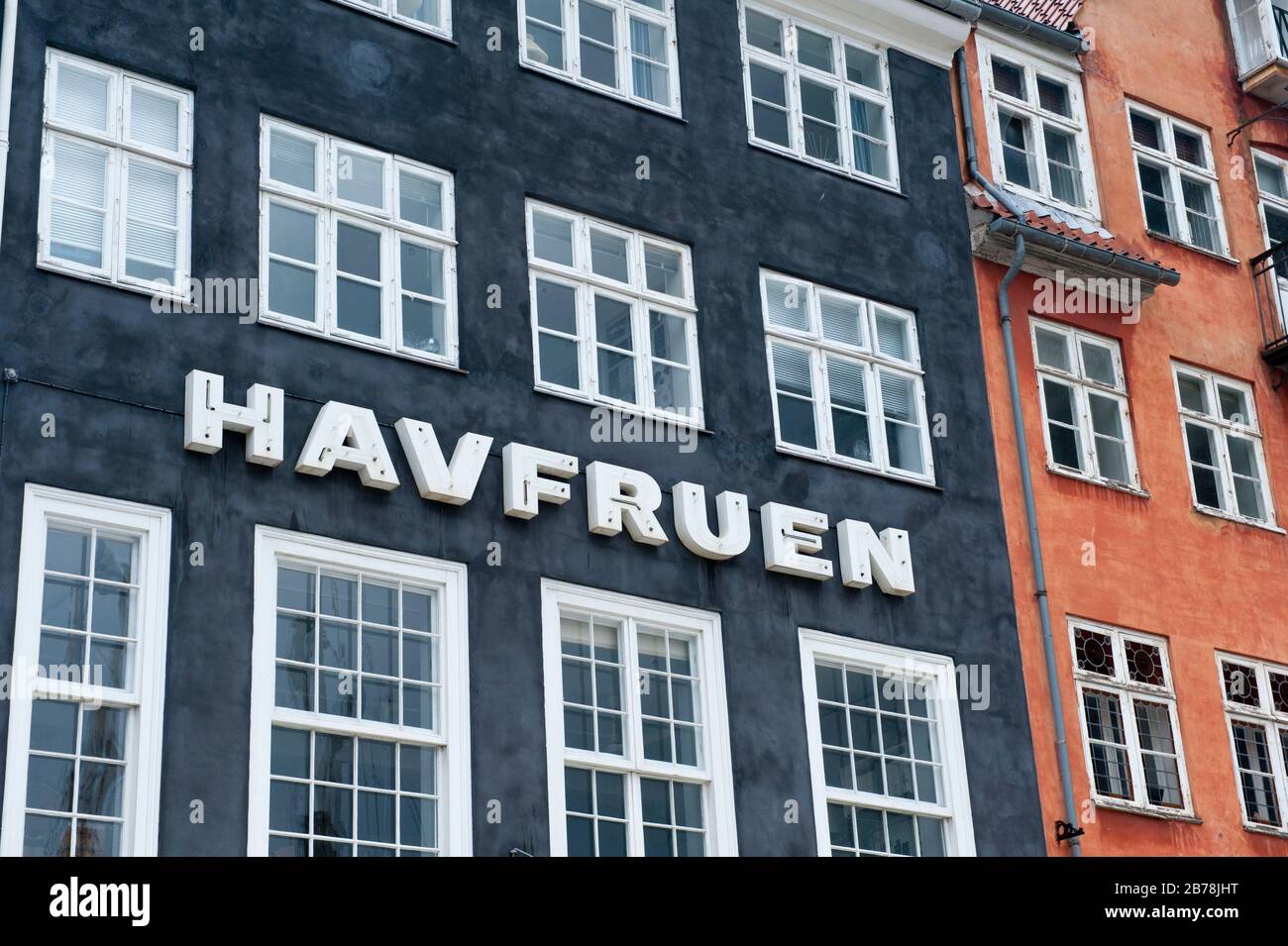 Exterior view of Havfruen restaurant, Nyhavn, Copenhagen, Denmark Stock ...